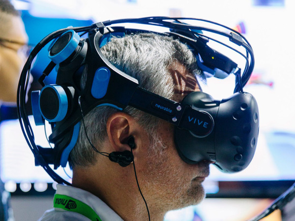 VRで貴方も超能力者に？SIGGRAPHにてVR“脳波”操作デバイスのデモが公開 | Game*Spark - 国内・海外ゲーム情報サイト